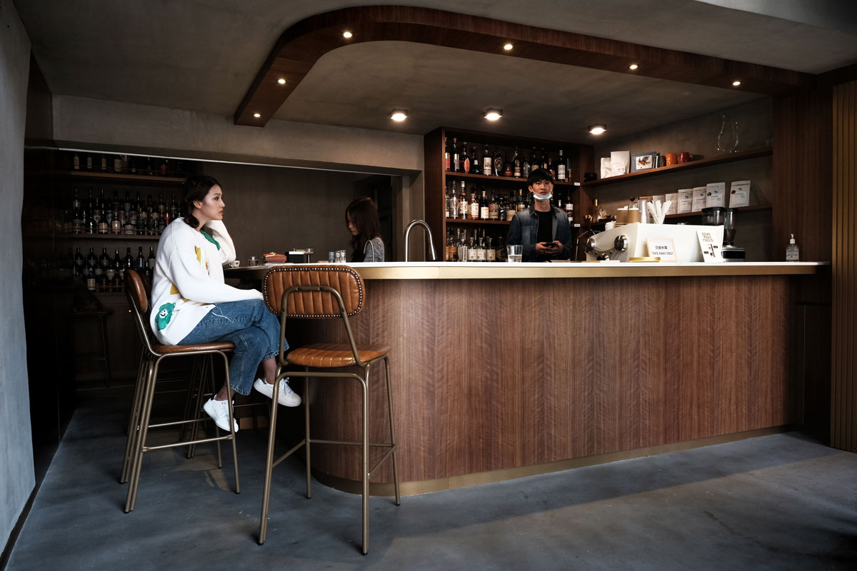 Two Moons - Macau Closer