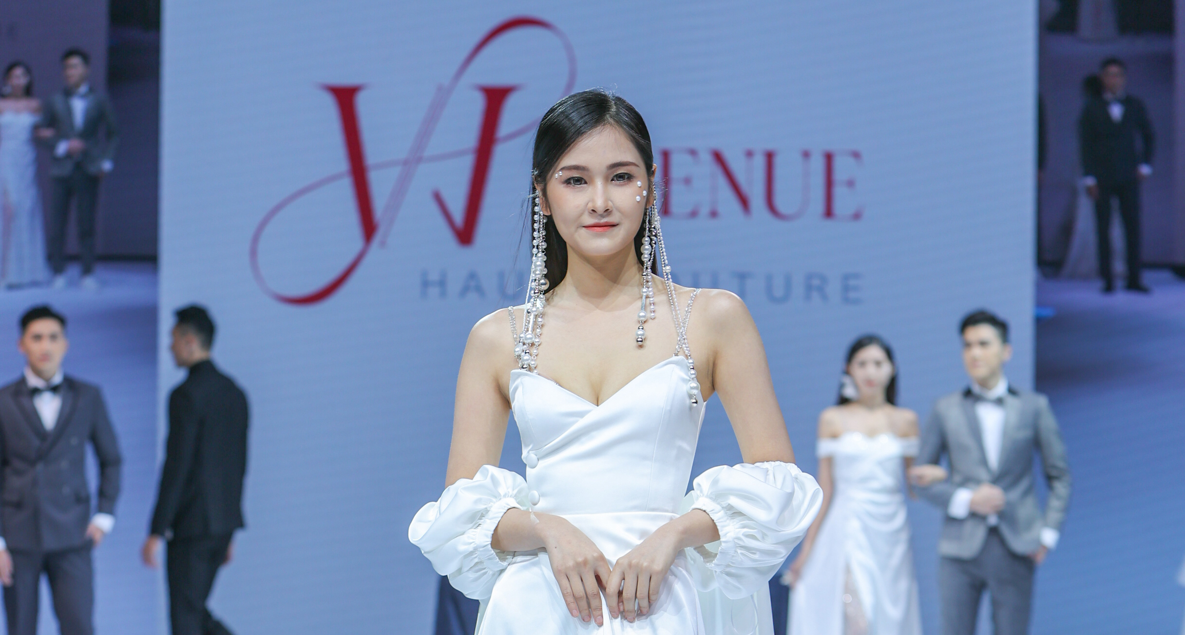 W Avenue - Macau Closer